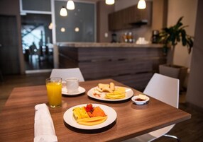 Escrivaninha, ferros/tábuas de passar roupa, Wi-Fi de cortesia