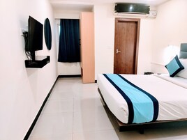 Quarto Duplo Deluxe | Secretária, secretária adequada para computadores portáteis 