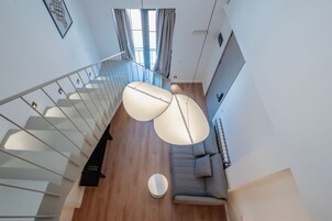 Apartamento Panorâmico | Sala de estar | TV de ecrã plano, filmes pagos, escritórios, impressoras 
