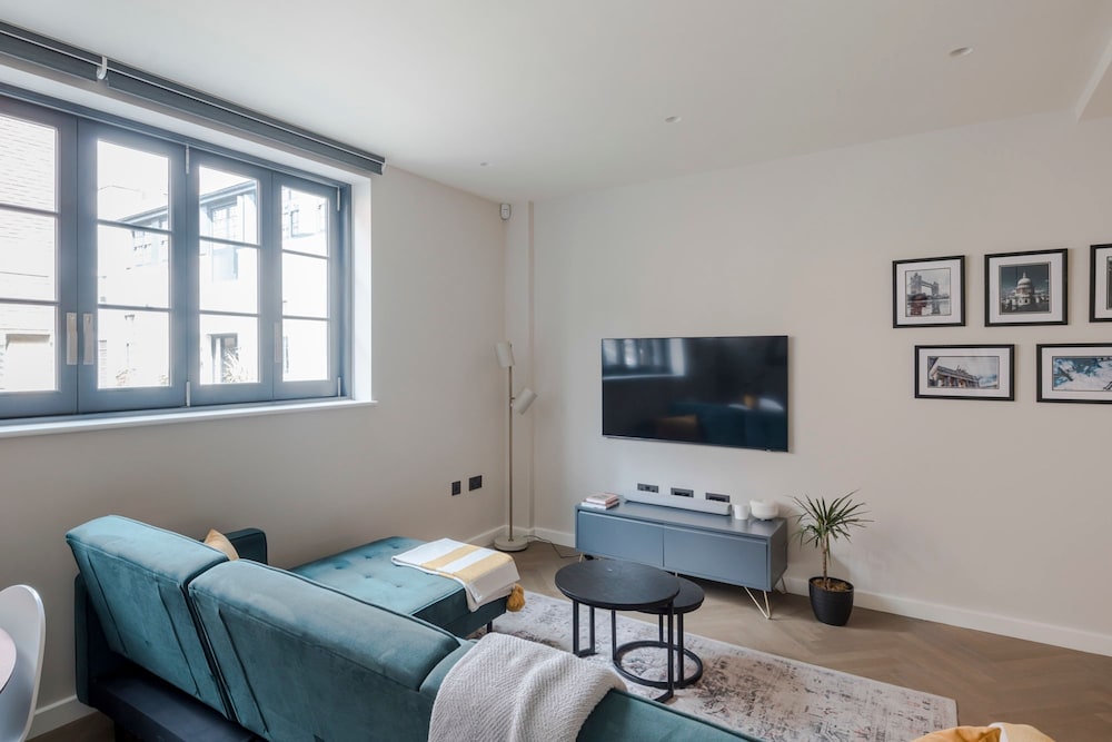 The Tranquil Den - Regent S Park - By Frankie Says - London, UK