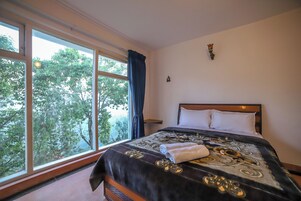 Villa, 5 quartos | Wi-fi grátis, roupa de cama fornecida 