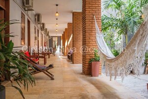 Quarto casal standard | Área de estar