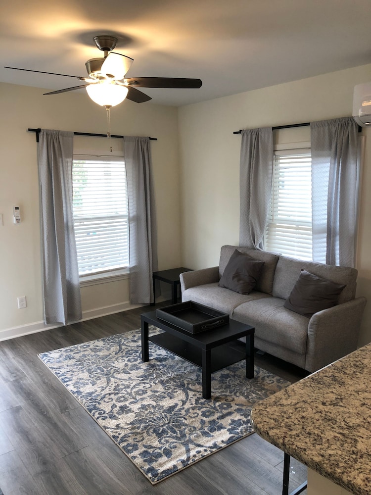 Lakewood Lyon Park Renovated Cottage Near Duke 23b - 德罕