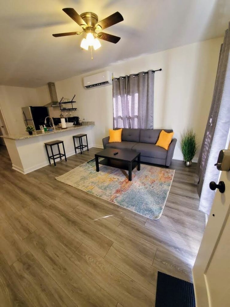 Lakewood Lyon Park Renovated Cottage Near Duke 28b - 德罕