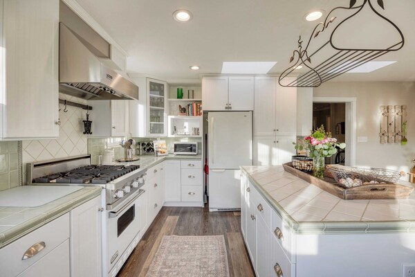 ラグジュアリー ワイン カントリー ヘイブン + ヴィンヤード ビューズ ニア トップ ワイナリーズ アデライダ ファームハウス - レイク・ナシミエント, CA