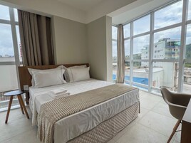 Quarto casal standard, vista para a montanha | Escrivaninha, espaço de trabalho para notebook, Wi-Fi de cortesia