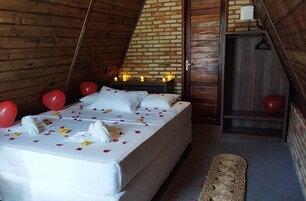Chalé tradicional | Wi-Fi de cortesia, roupa de cama