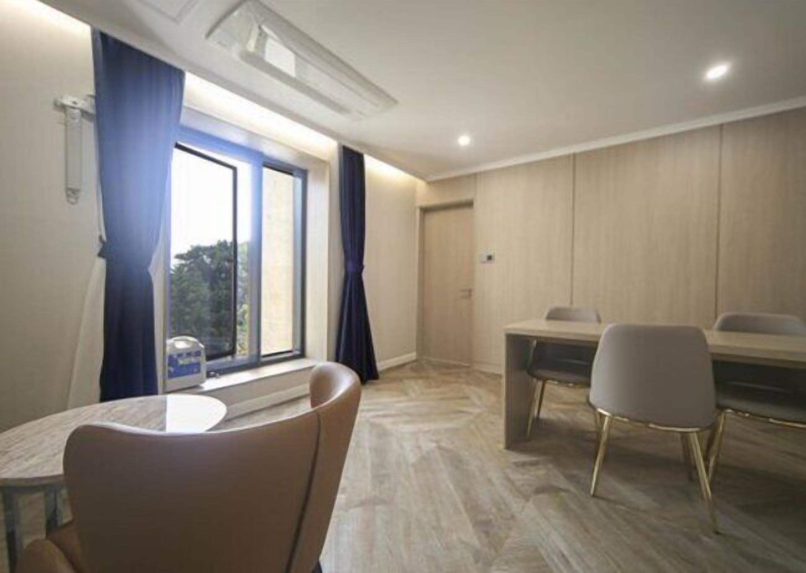 Quarto (Party) | Quartos insonorizados, Wi-fi grátis 