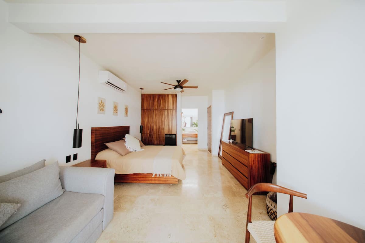 Quarto Superior, vista para a praia, em frente à praia | Roupa de alta qualidade, edredões de penas