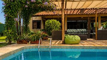 Piscina exterior