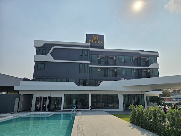 Manee Mantra Hotel Kanchanaburi - Kanchanaburi