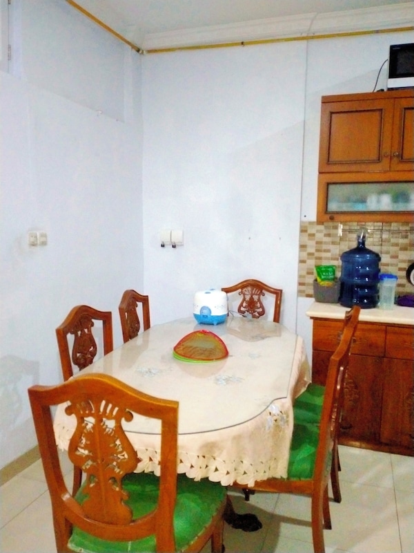 Kostel Rumah Nenek - Jakarta