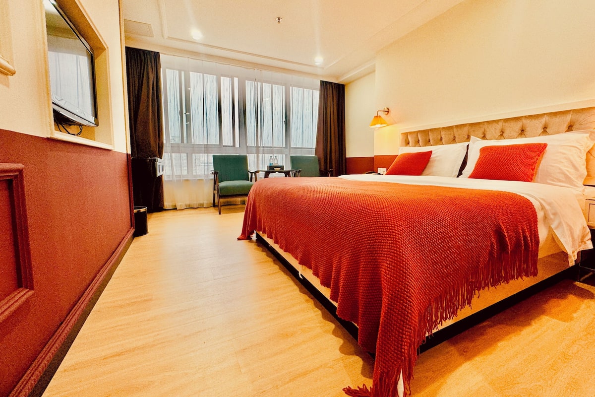 Quarto Individual Comfort, Vista para a cidade | Secretária, secretária adequada para computadores portáteis