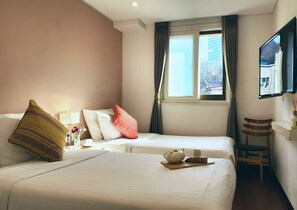 Basic Twin, City View (Non-Koreans only) / Self Check in after 8PM / Check DM for door code | Quartos insonorizados, ferro/tábua de engomar, Wi-fi grátis