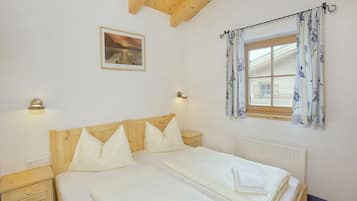 Chalé | 4 quartos, individualmente mobiliados, roupa de cama