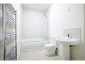 Dormitório Partilhado, 1 quarto | Casa de banho