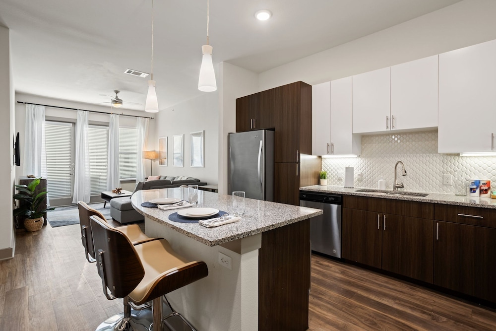 White Rock Lakewood Hideaway Pet-friendly Pool - Dallas, TX