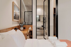 Quarto Duplo, vista para o pátio | Cofre no quarto, Wi-fi grátis 