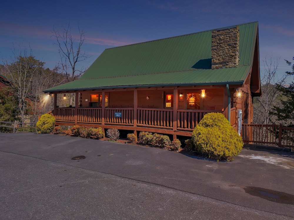 Ern821 - Tranquil Times 5 Bedroom Cabin - Pigeon Forge, TN