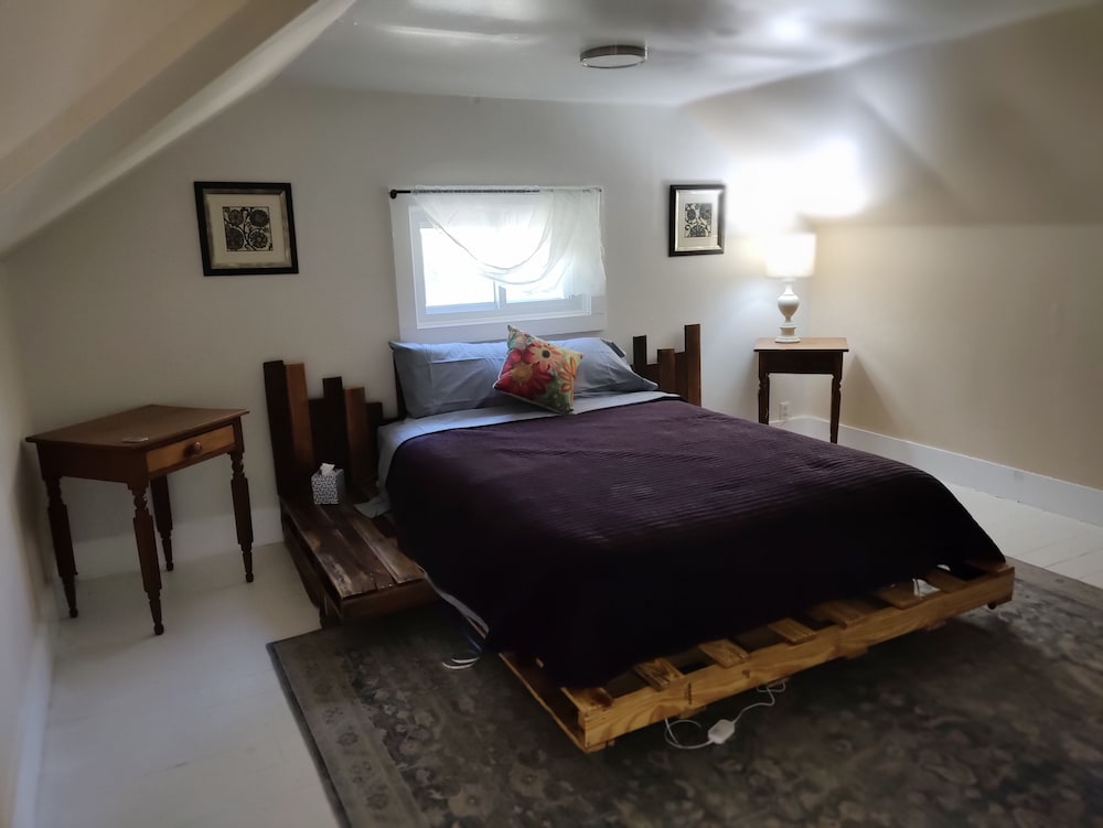 Cozy, Private Country Home on a Farm in the Finger Lakes - Town of East ...