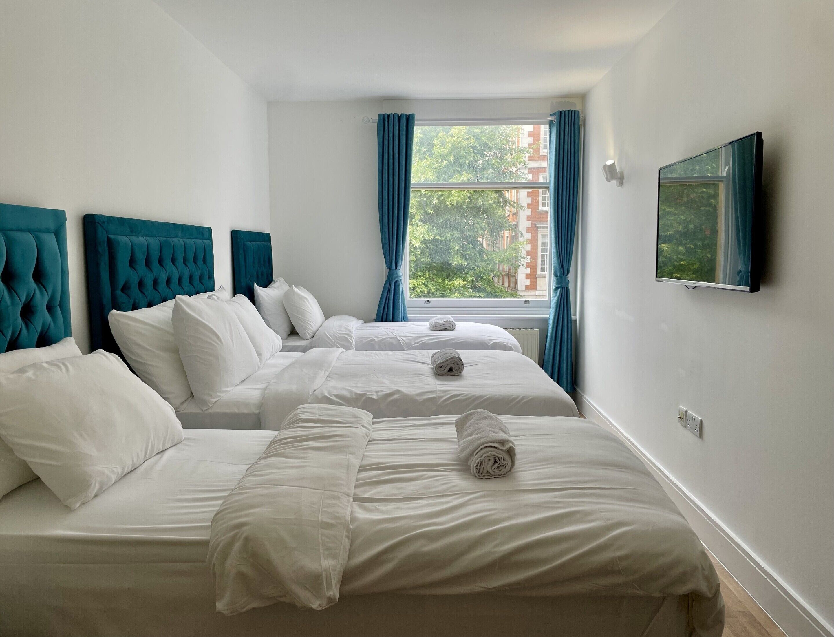 Suite Deluxe, casa de banho anexa | 1 quarto, Wi-fi grátis 