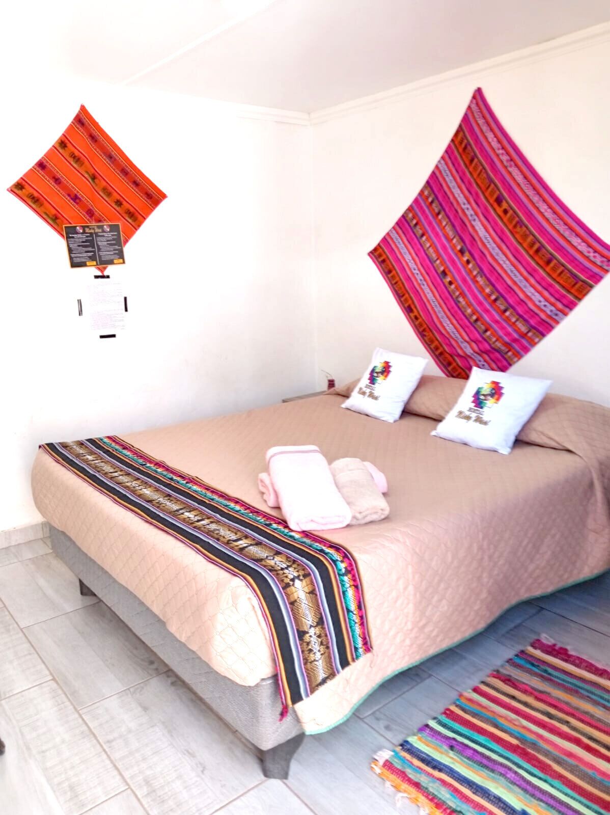 Quarto Duplo Superior, 1 cama queen-size, casa de banho anexa