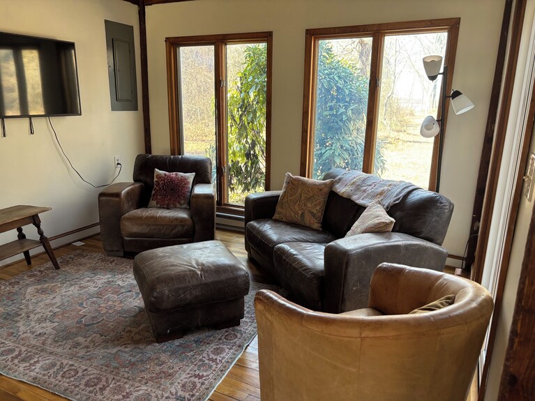 Outrange At Blue Heron Farm. Pet Friendly Cabin At Waterfront Farm! - Chesapeake Bay