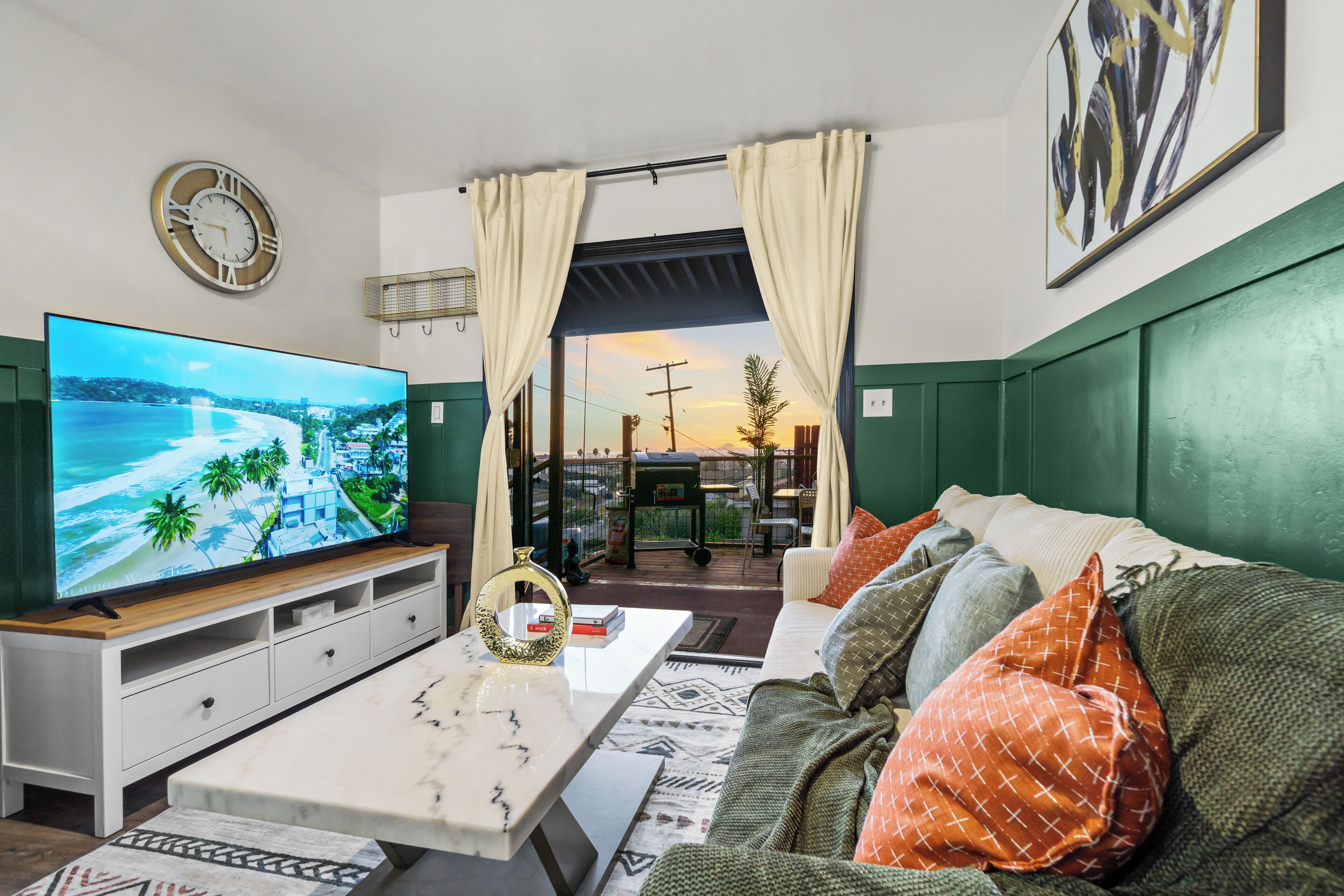Private Home W King Bed, Hot Tub, Parking 1br/1bth - San Diego, CA