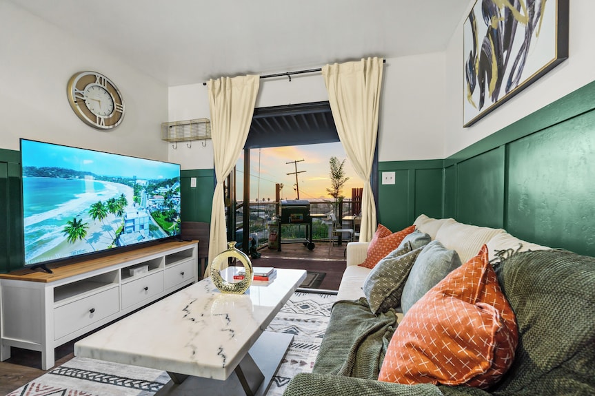 Private Home W King Bed, Hot Tub, Parking 1br/1bth - San Diego, CA