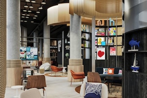 Este bar no lobby do hotel 