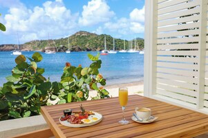 Suite-Estúdio Deluxe, 1 cama queen-size, vista para o oceano | Terraço/pátio interior