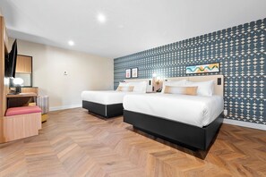 Cofres nos quartos, escrivaninha, espaço de trabalho para notebook