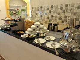 Pequeno-almoço tipo buffet diário incluído 