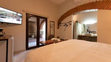 #11 Habitación individual básica, 1 cama King size, baño privado, planta baja