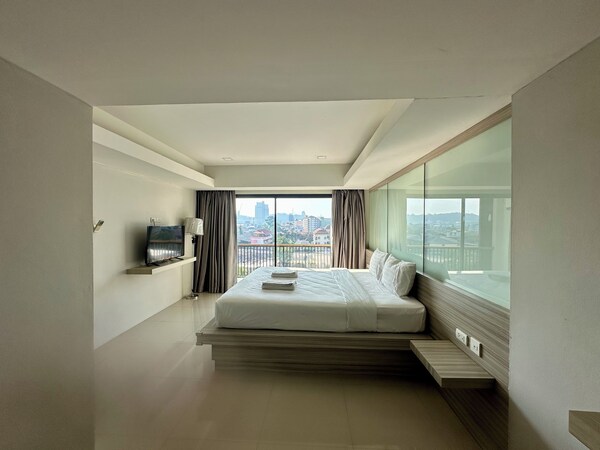 Le Bus - Pattaya City