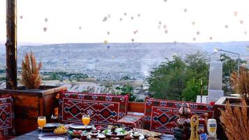 Pequeno-almoço inspirado na cozinha local diário incluído