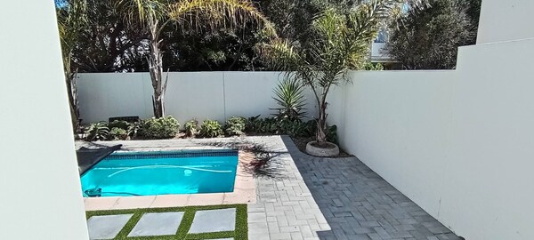 Relax In Style At La Kruger Blue, Langebaan's Premier Holiday Home - Langebaan