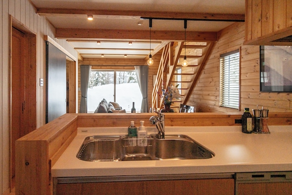 Casa de Luxo, vista para a montanha | Cozinha privada | Um frigorífico, um micro-ondas, uma placa de cozinha