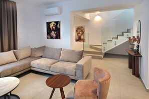 Smart TV 42 polegadas com canais a cabo