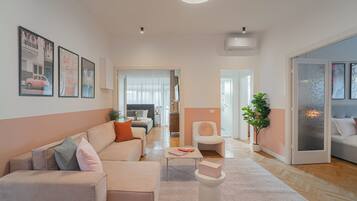 Apartamento | 3 quartos, escrivaninha