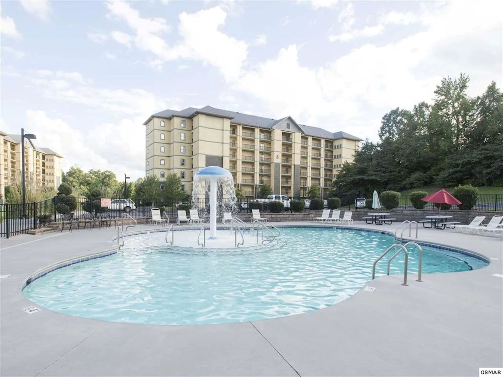 Eagles Landing 1br Heaven - Pigeon Forge, TN