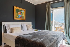 Villa (3 Bedrooms) | 3 quartos, secretária adequada para computadores portáteis 