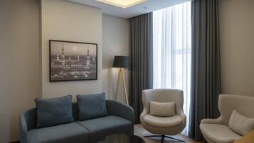 Suite Júnior | Lençóis de algodão egípcio, roupa de alta qualidade, minibar