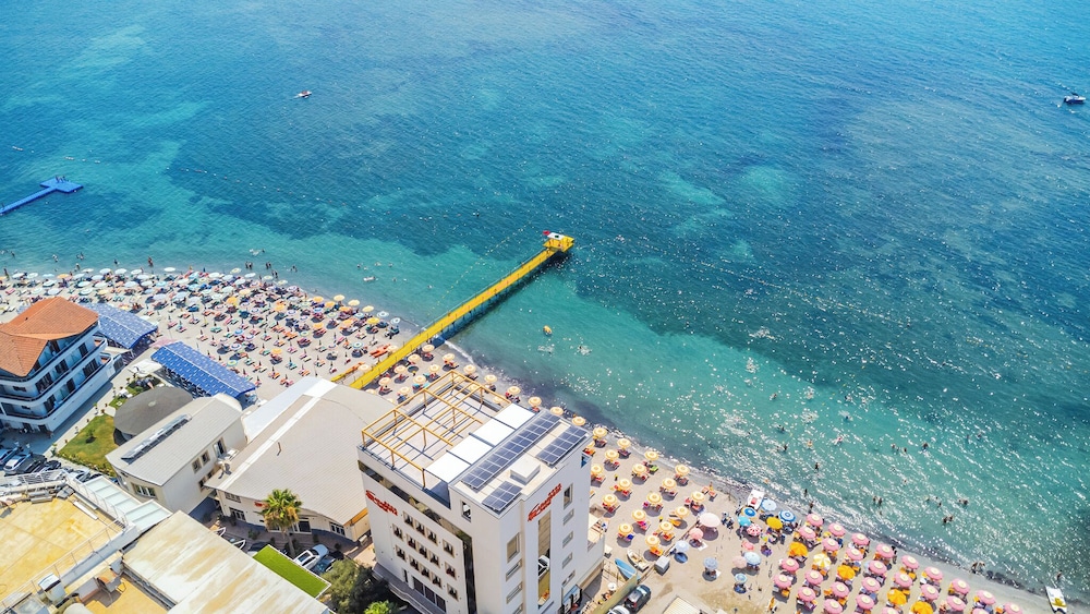 Aragosta Hotel - Durres