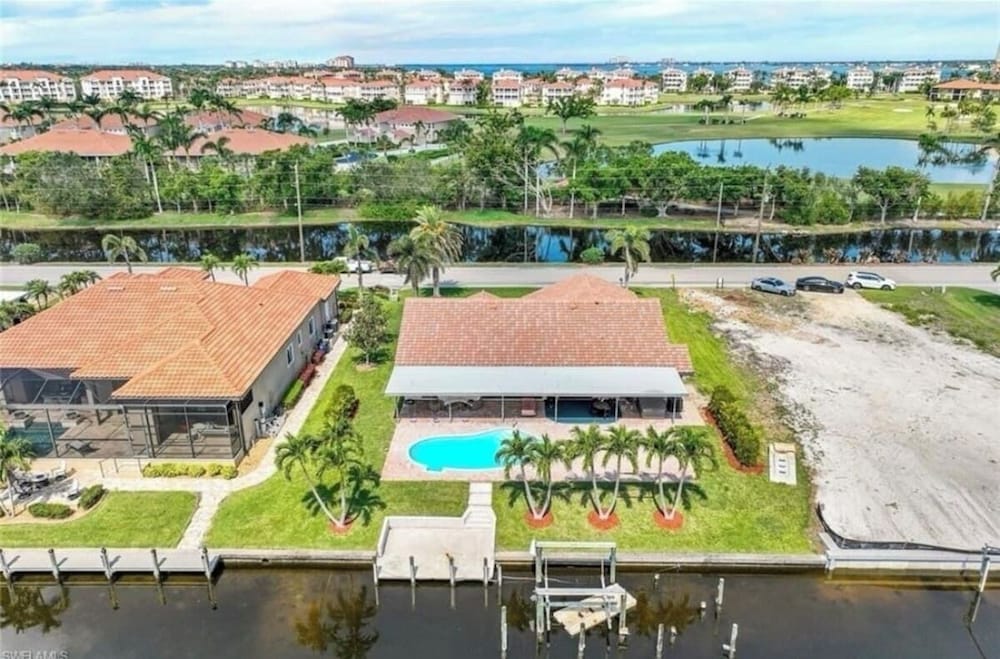 Oceanfront Retreat In Fort Myers - 3 Bedrooms, Private Pool - Fort Myers Beach, FL
