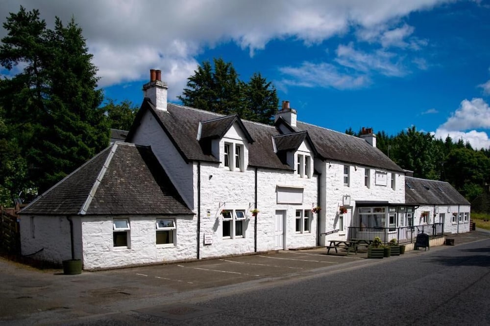 The Ballinluig Inn - Aberdeenshire
