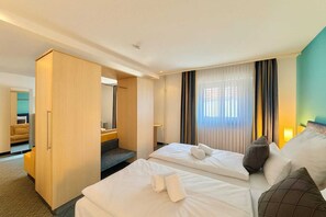 Suite Júnior | Roupa hipoalergénica, secretária 