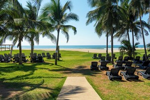 Perto da praia, praia de areia branca 