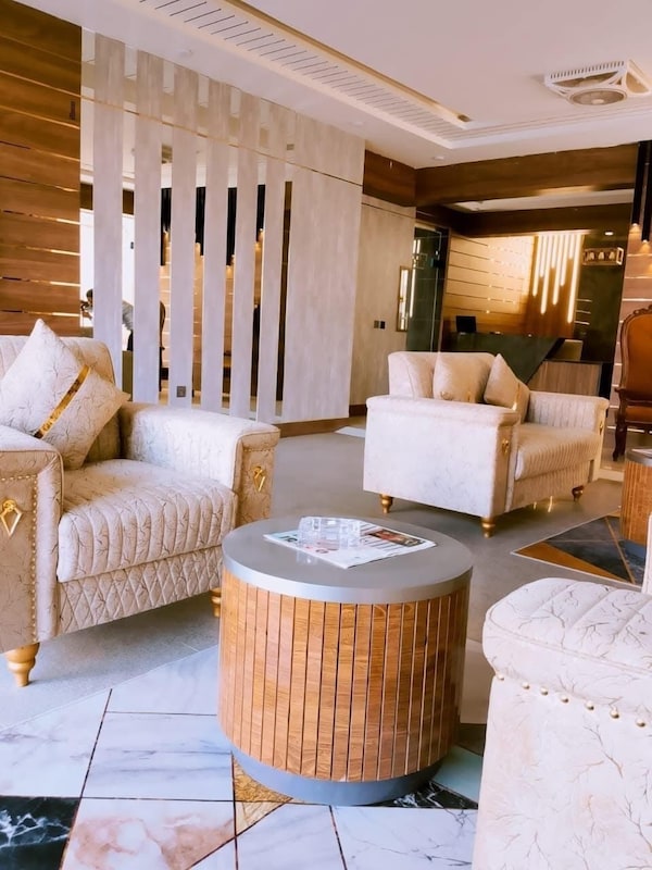 Hotel Four Square - Karachi