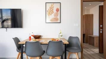 Suite Comfort, varanda, Vista para a cidade | Refeições no quarto